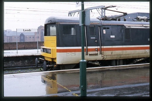 ORIGINAL 35MM SLIDE: BR ECML Cl.91 electric unit at Leeds station £1.00 ...