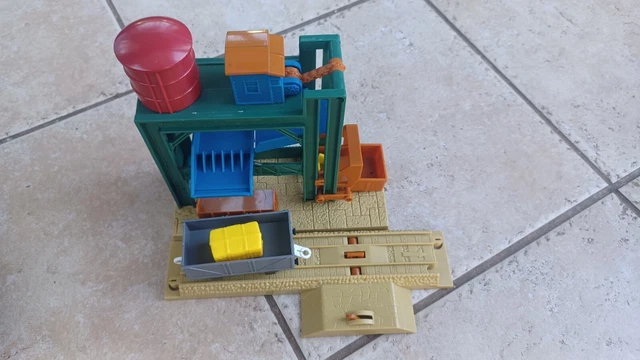 THOMAS TRACKMASTER FARMER McCOLLS HAY LOADER SET WITH TRUCK. TOMY. RARE ...