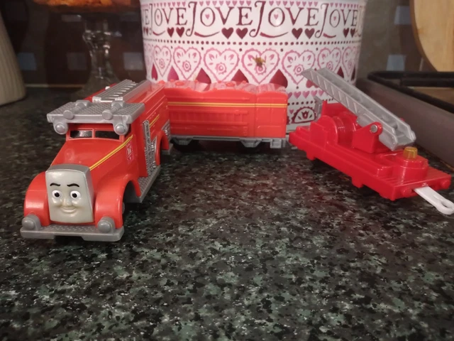 THOMAS AND FRIENDS Mattel Trackmaster motorized battery operated Flynn ... THOMAS AND FRIENDS Mattel Trackmaster motorized battery operated Flynn ...