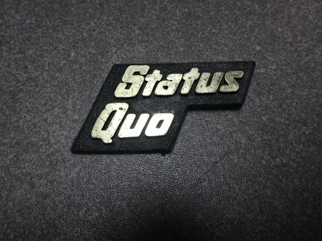 VINTAGE STATUS QUO 2" Plastic Pin/Badge Black & Gold Original £3.95 ...