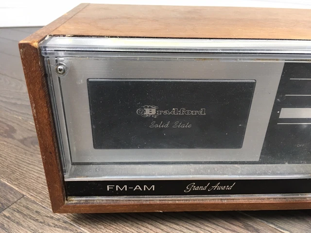 BRADFORD MODEL 2704C39 Grand Reward FM/AM Solid State Table Radio Wood ...