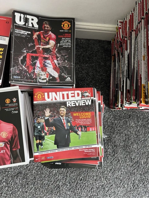 MANCHESTER UNITED PROGRAMMES £104.70 - PicClick UK
