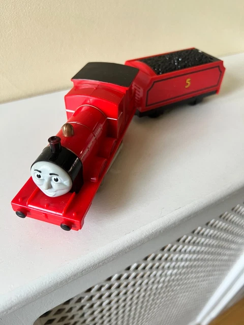 TRACKMASTER TOMY TALKING James battery operated thomas the tank ...