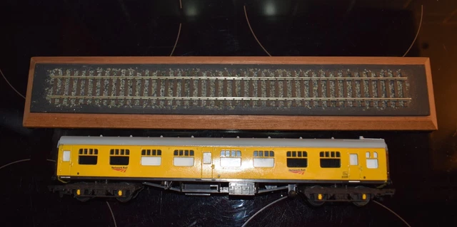 VERY FINE NETWORK RAIL Mark I bespoke coach yellow respray (Mainline ...