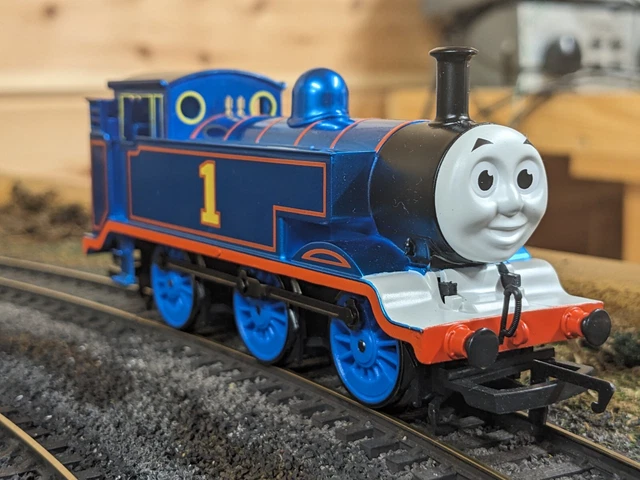 HORNBY THOMAS & Friends - Thomas The Tank Engine Ltd Edition Metallic ...