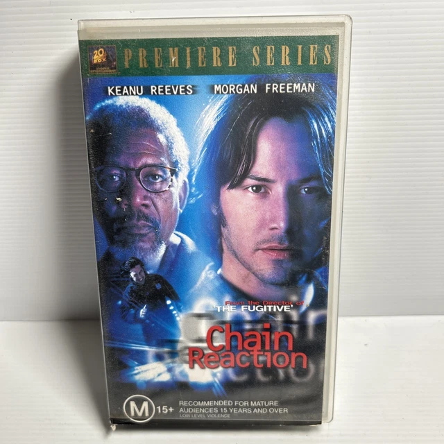 CHAIN REACTION 90'S Movie Director of the Fugitive Keanu Reeves Morgan ...