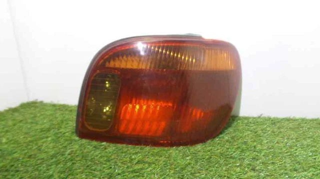 FEU ARRIÈRE DROIT pour TOYOTA YARIS 1999 58444 EUR 68,76 - PicClick FR