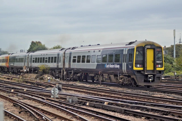 CLASS 159 NO 159007 in south west trains at clapham jn £1.20 - PicClick UK