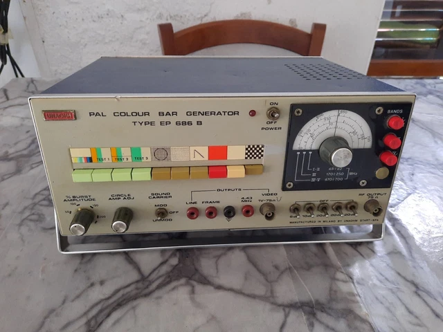 UNAOHM PAL COLOUR BAR GENERATOR TYPE EP 686 B - generatore di barre TV ...