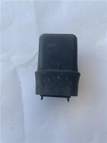 BOITIER FUSIBLES DIVERS RELAIS Hyundai H-1 Furgón 2.5 TD D4BH ...