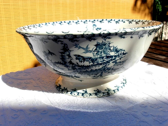 GRAND SALADIER BLEU ancien signé GIEN décor fleur CHARDON 19 ème siècle ...