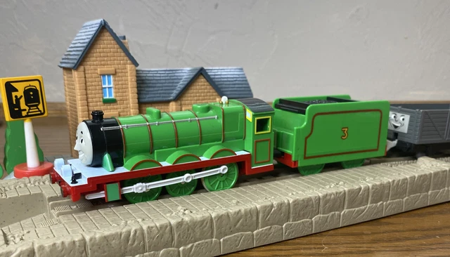 THOMAS & FRIENDS TrackMaster Henry Motorized Train Engine Truck Plarail ...