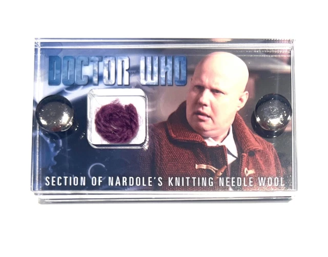 DOCTOR WHO TV Prop Nardole's Knitting Needle Wool mini display with COA ...