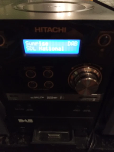 HITACHI MICRO HIFI System, AXM8210OU, radio DAB, docking per iPhone ...