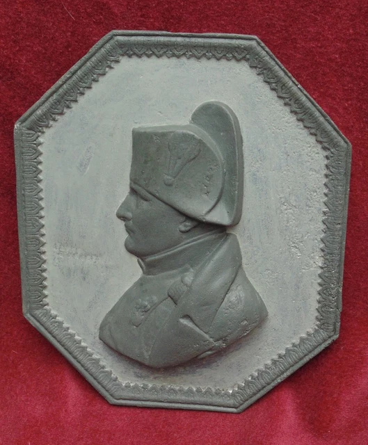 RARE ANCIENNE MAGNIFIQUE plaque MURAL en régule NAPOLEON signé DAVID D ...