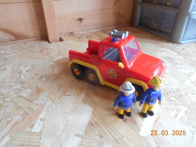 SIMBA VENUS FIRE Truck with Fireman Sam and Fire office steel Figures £ ...
