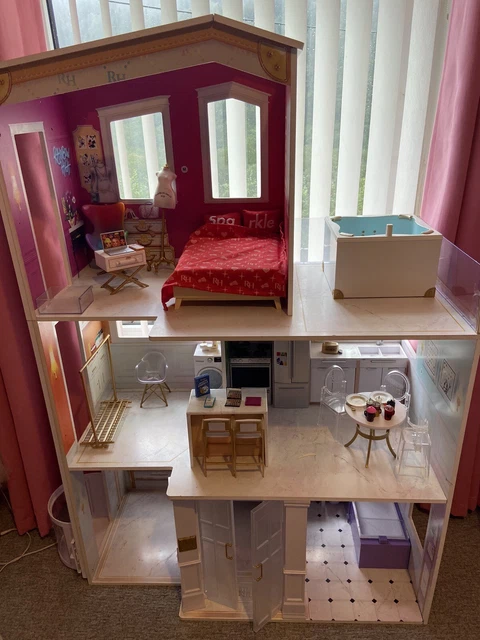 RAINBOW HIGH HOUSE With Pacific Pool, Car, Wardrobe And Two Dolls. £200 ...