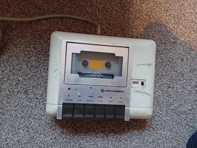 COMMODORE 64 C2N-B Registratore/lettore cassette nastro dati. EUR 10,49 ...