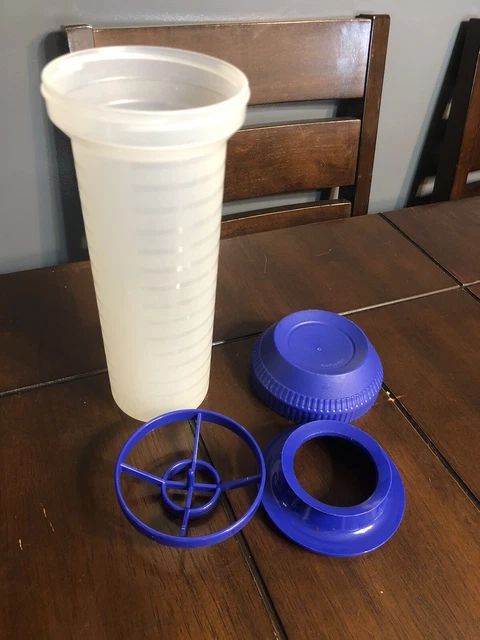 VINTAGE TUPPERWARE BLUE Quick Shake Container 3 Three Cup Shaker Salad ...
