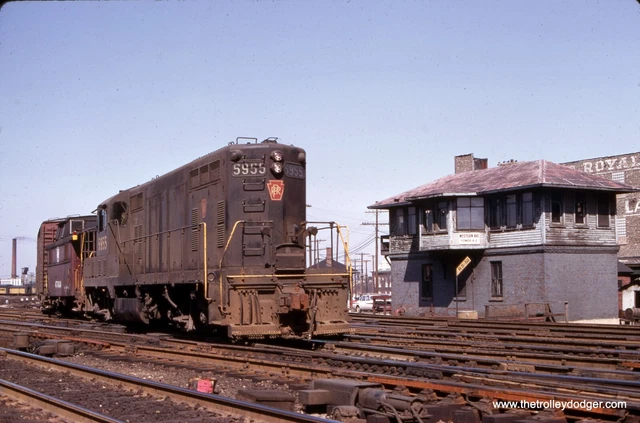 PC PENN CENTRAL Diesel EMD GP-7 Loco #5955 1969 35 mm diapositive ...
