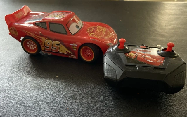 DISNEY PIXAR CARS Lightning McQueen Remote Control Car - Dickie Toys ...