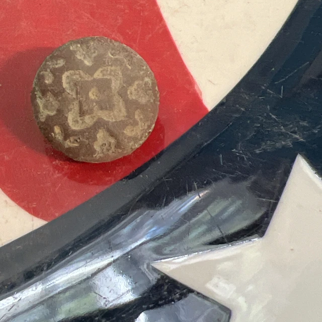 DUG CIVIL WAR Artifact 🇺🇸 💥 Confederate Tin Back Kepi Flower Button $7. ...