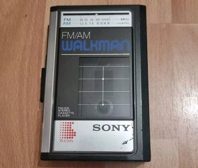 SONY WALKMAN WM-F31 FM/AM Stereo Cassette Player Kassettenspieler EUR ...