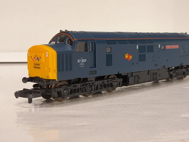 LIMA L205033 BR Class 37 Cornish Railways Livery 37207 William ...