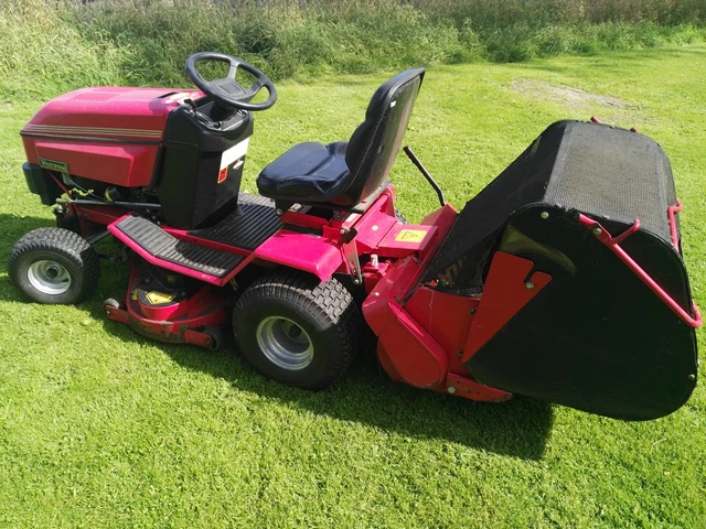 RASENTRAKTOR AUFSITZMÄHER WESTWOOD / Echo T 1600 H 16 PS, 2 Zyl.3 ...