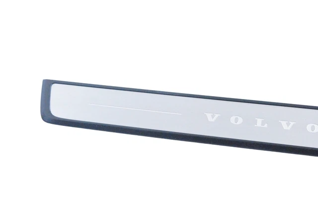 VOLVO XC40 UMBRAL de puerta delantero derecho 32289844 B4 2023 RHD ...