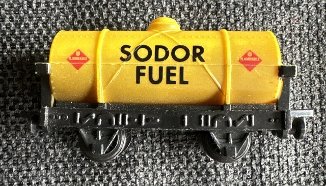 THOMAS & FRIENDS Railway Train Tank Engine Sodor Fuel Tanker Car 1993 ...