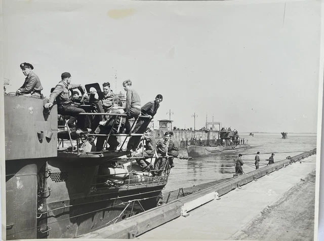 WW2 6 IWM Large Format Photos of U-Boat Surrender at Wilhelmshaven 13/5 ...