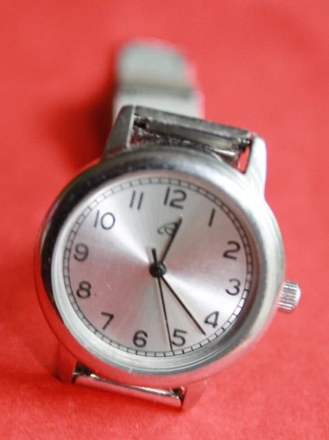 QUARZ-DAMENARMBANDUHR, MARKE OWIM Stainless Steel, funktioniert, 28 x ...