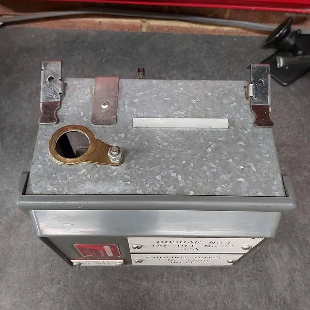 BARDUCT BUSBAR TAPPING off Box 3 phase and neutral 32 Amp 415 Volt EUR ...