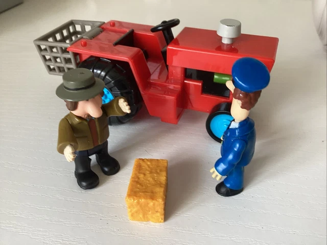 POSTMAN PAT TRACTOR with Basket and Hay Alf Thompson and Postman Pat £ ...