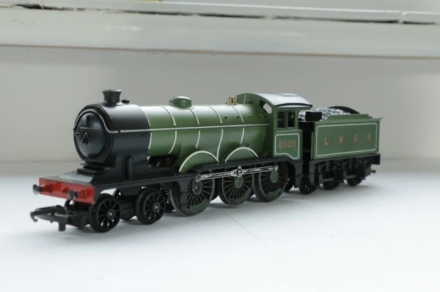 TRIANG/HORNBY R150 OO B12 Locomotive & Tender LNER - Spares or repair ...