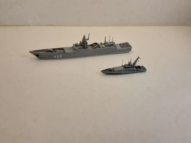 1/700 BUILT AUSTRALIAN Navy Armidale Patrol Boat and Gorskhov Class ...
