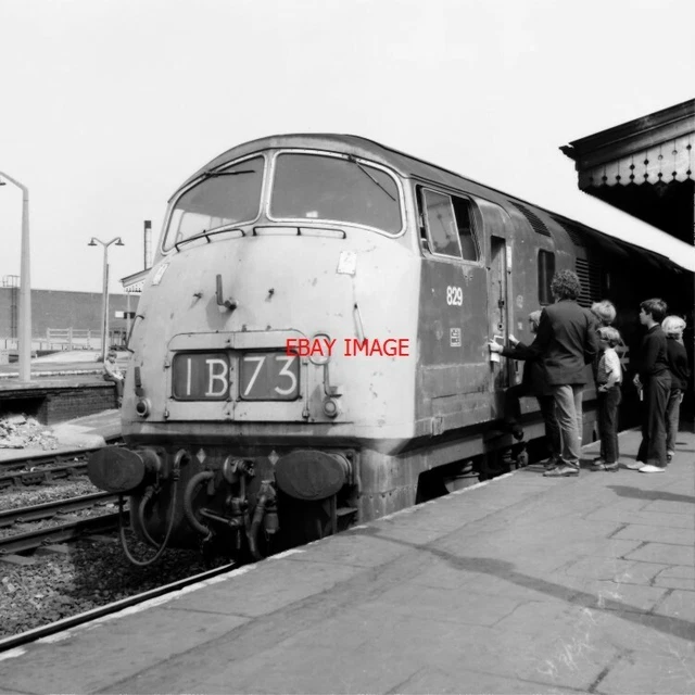 PHOTO WARSHIP Class Loco D829 At Reading Railway Station 1964 (2) £3.05 ...