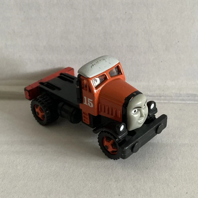 THOMAS THE TANK ENGINE DIECAST TAKE AND PLAY MAX -RARE-missing Back £4. ...