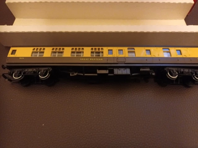 TRI-ANG HORNBY R744 GWR Brake 3rd class coach with seats £7.59 ...