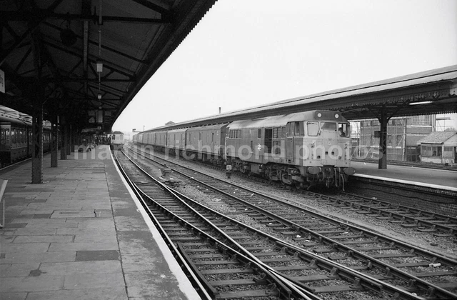 READING CLASS 31 Parcels 1981 John Vaughan Negative RN324 £2.99 ...