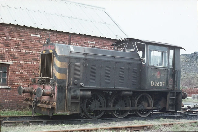 35MM ORIGINAL COLOUR SLIDE OF CLASS 05 0-6-0 HUNSLET DIESEL SHUNTER IN ...