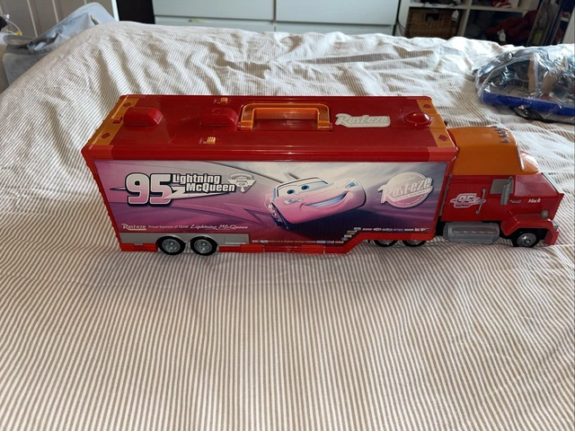 DISNEY PIXAR CARS Rust-Eze Mack Hauler Storage Truck Carry Case. £12.00 ...