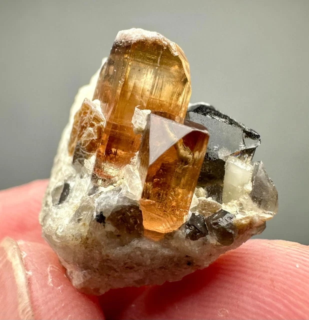 29 CT. FULL Terminated Top Quality Honey Color Topaz Crystals On Matrix ...