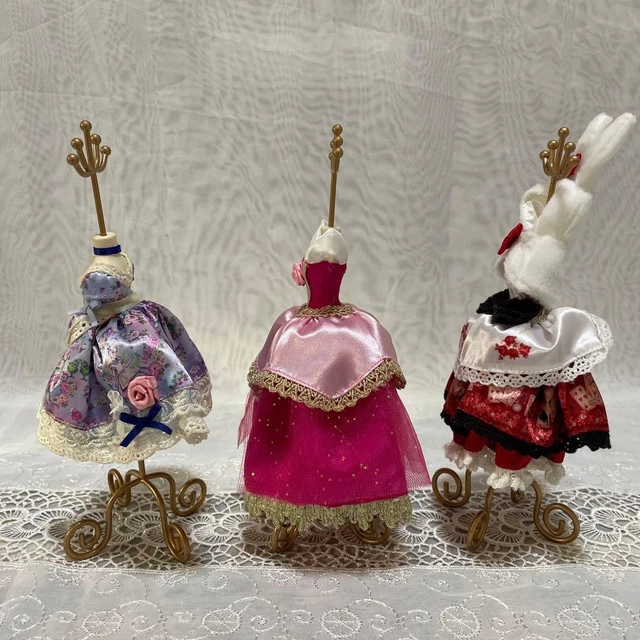 DISNEY ALICE IN Wonderland Sleeping Beauty Aurora Accessory Stand ...