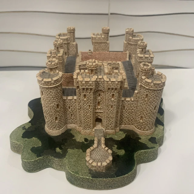 LILLIPUT LANE HISTORIC Castles of Britain Bodiam Handmade Miniature ...