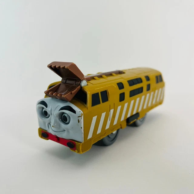 DIESEL #10 TRAIN ENGINE Thomas Friends Trackmaster Motorized 2004 TOMY ...