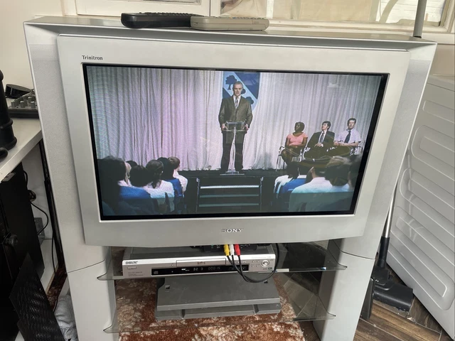 SONY TRINITRON KV-32FQ75U CRT Television (with Stand) & Sony DVP-S336 ...