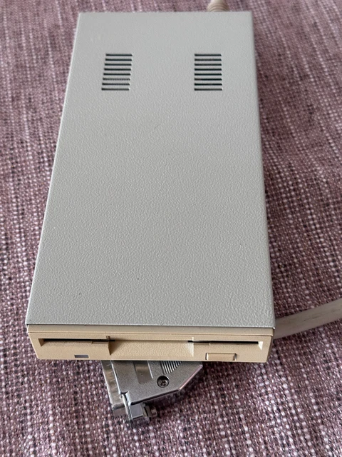 EXTERNAL DISK DRIVE, Very Compact for Amiga 500 - A4000, Cdtv Works #16 ...