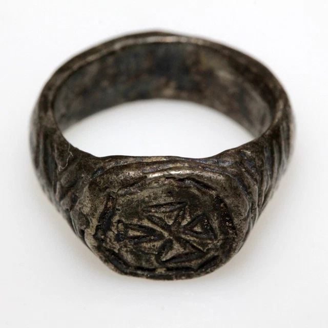 ANCIENT, MEDIEVAL CRUSADERS Templars silver seal ring, circa 1000-1300 ...